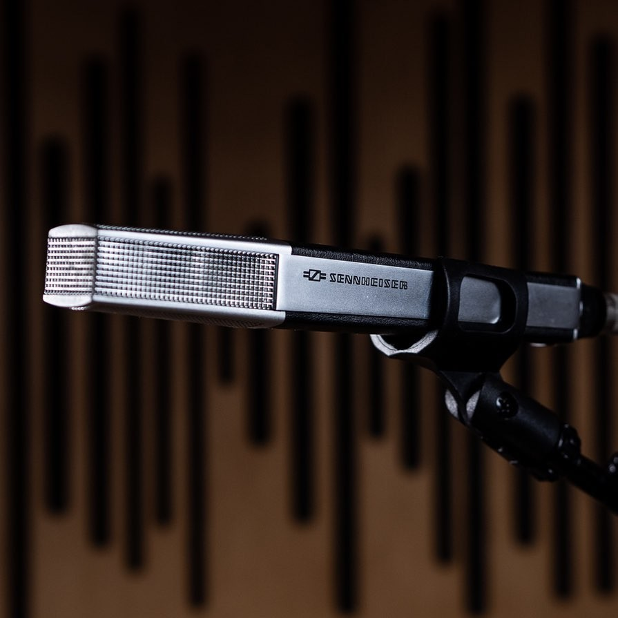 Can You Use Only One Mic For Recording? Yes!