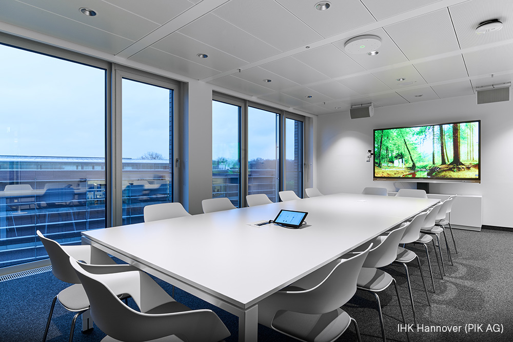 Transforming Mid-Sized Meeting Spaces: Unlock High-Impact Collaboration with Q-SYS and Sennheiser.